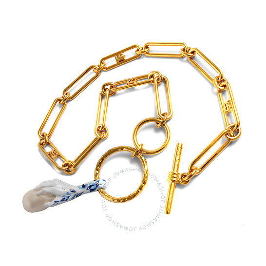 The Art of Accessorizing: How to Perfectly Complement Your Outfit