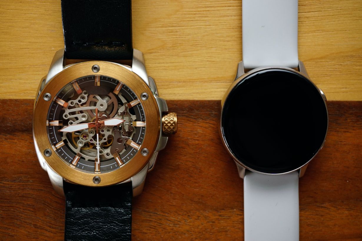 Introduction to Watch Types: Analog Vs Digital